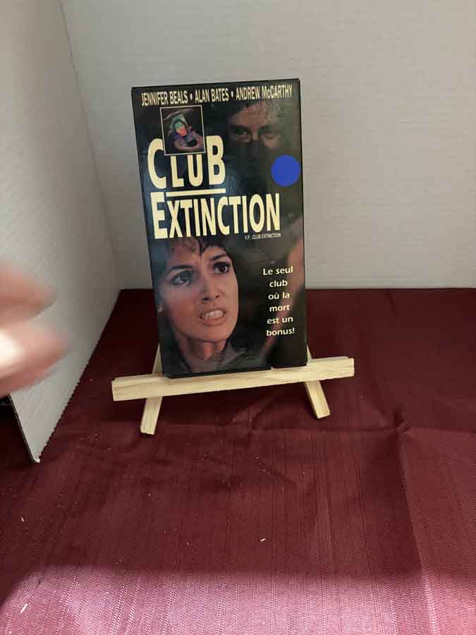vhs- club extinction 1990